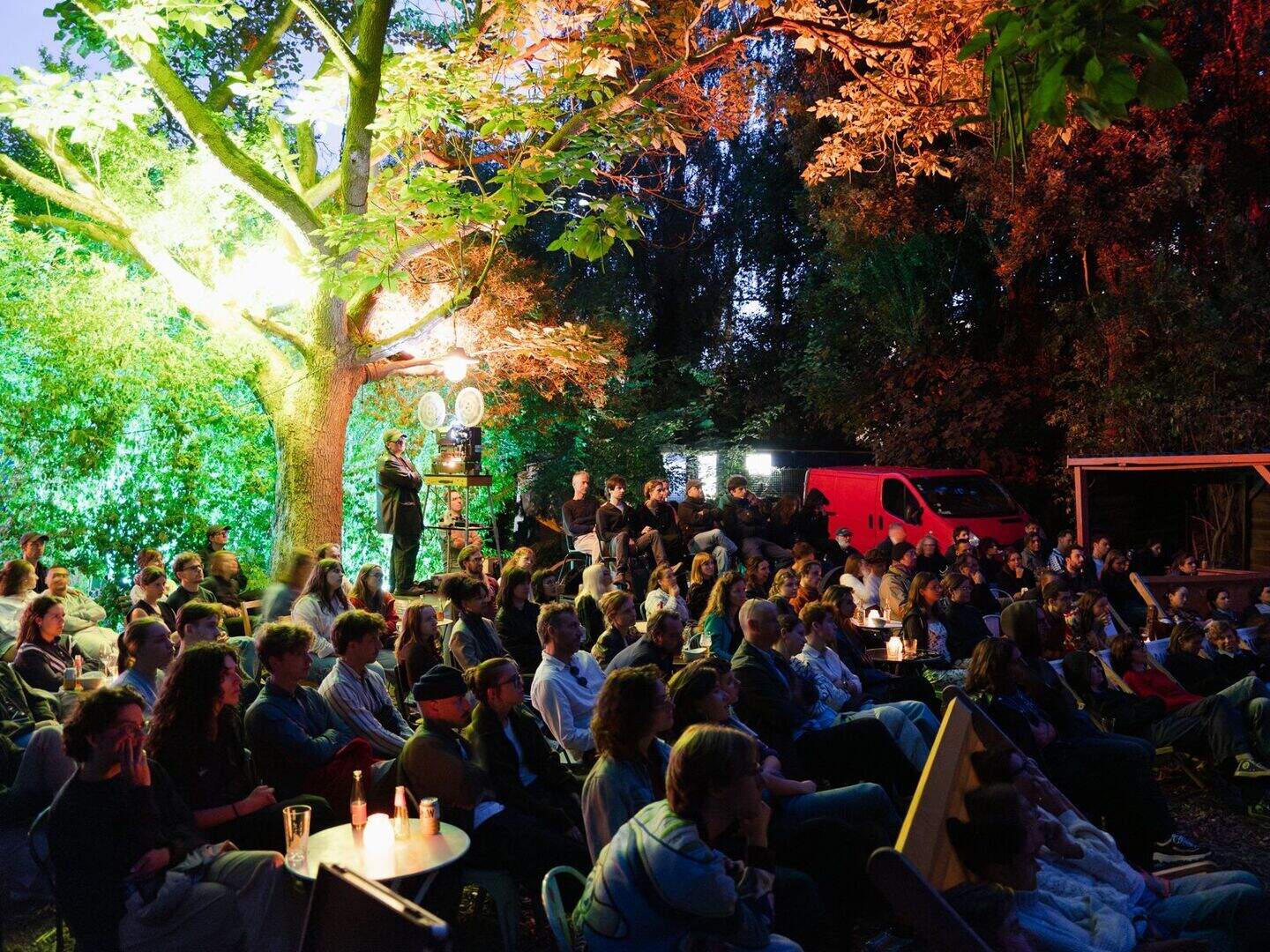 In deze openluchtcinema kies je zelf hoeveel je betaalt: “We hebben een ...