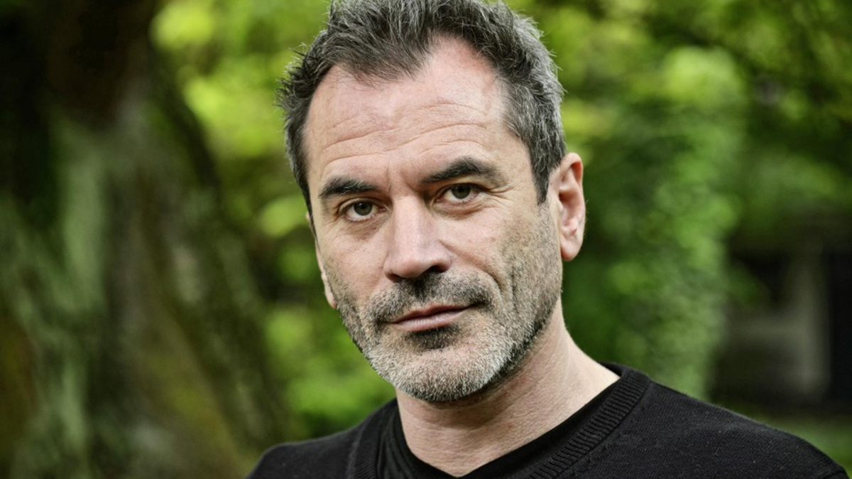 Gevallen acteur Guy Van Sande heeft nieuwe vriendin | HBVL