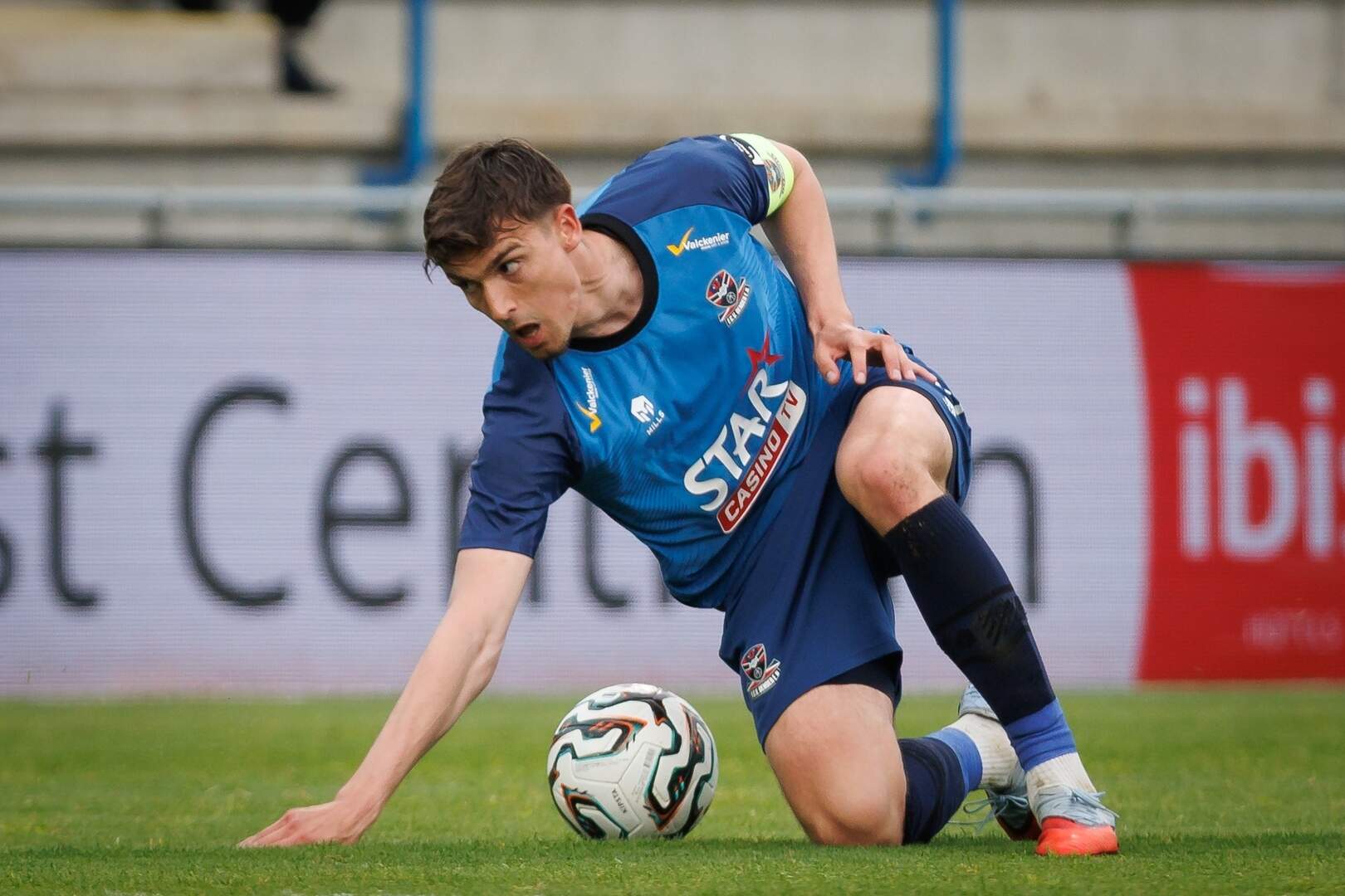 FCV Dender-aanvoerder Nathan Rôdes staat voor uur van de waarheid in ...