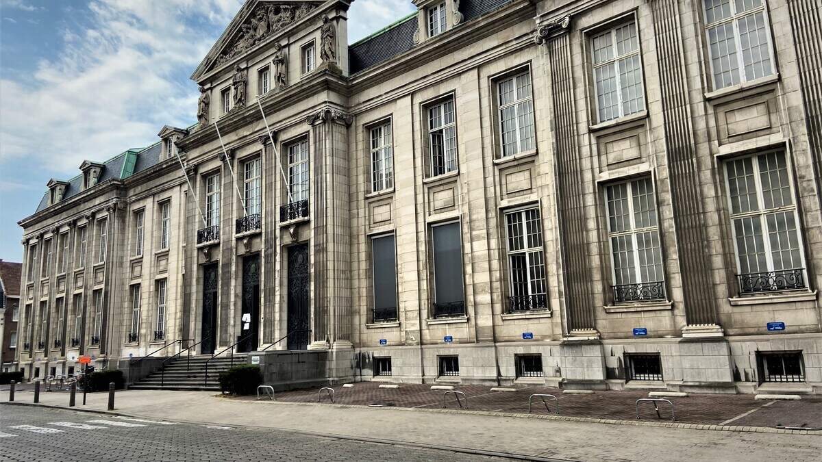 Duo veroordeeld voor afpersing van tiener: “Ze dwongen hem te strippen ...