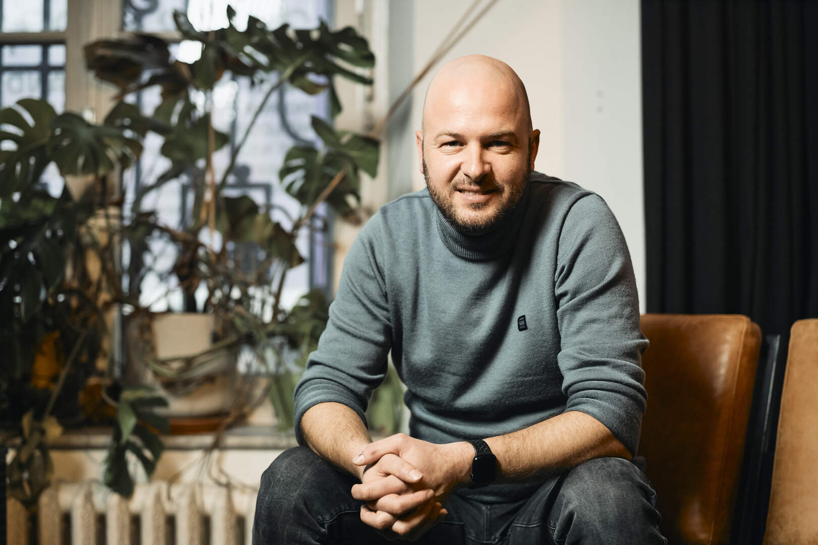 Eindelijk weer een vaste rol: Stan Van Samang maakt comeback als acteur ...