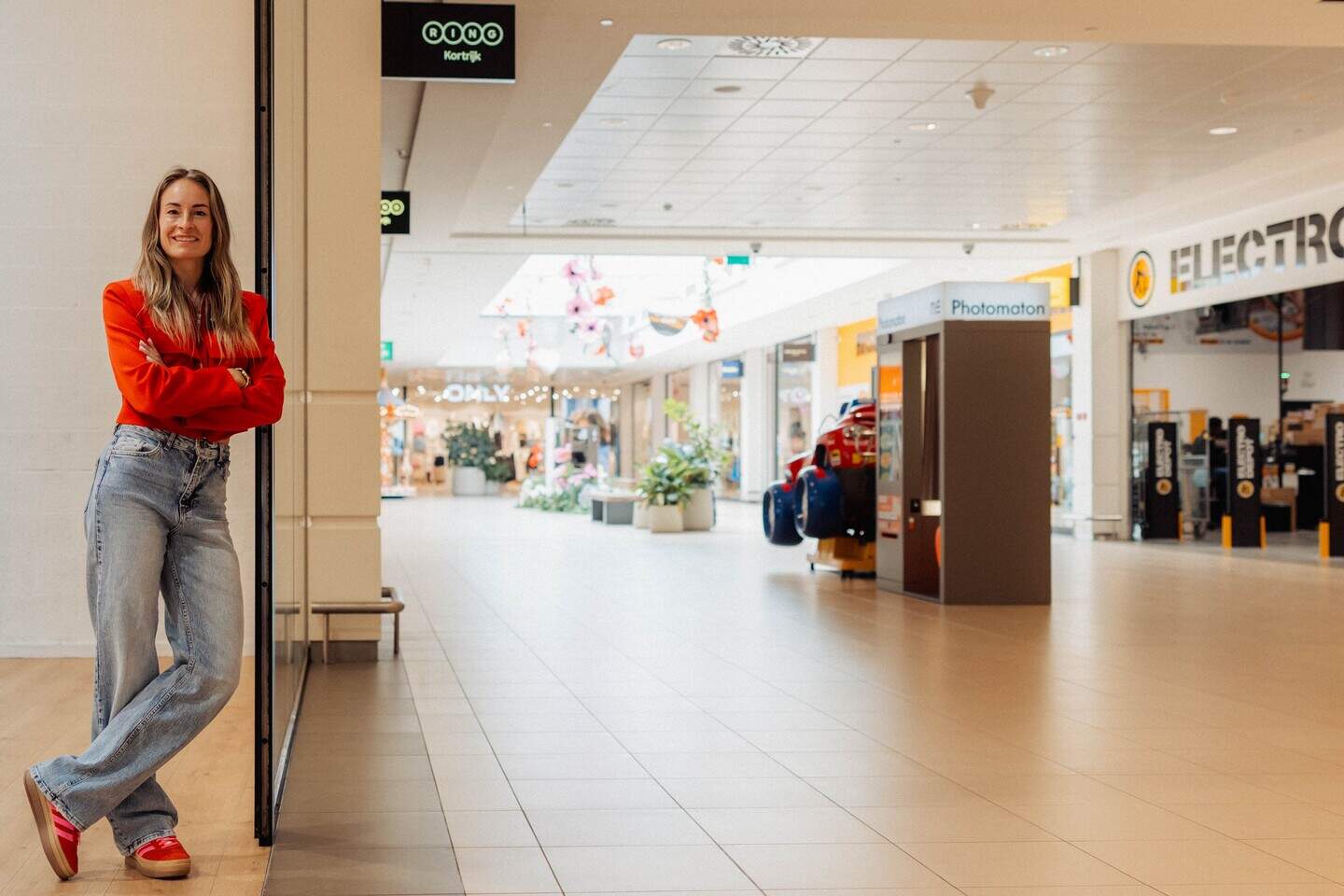 Voetbalicoon Tessa Wullaert houdt exclusieve closet sale in Shopping ...