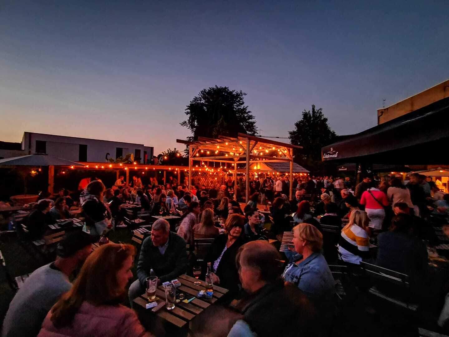 Welke zomerbars zijn zéker een bezoekje waard? Dit zijn onze tips in ...
