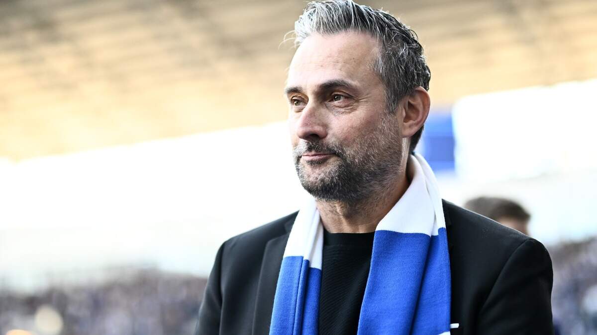Om terug naar een eerste klasse met zestien clubs en play-offs te ...