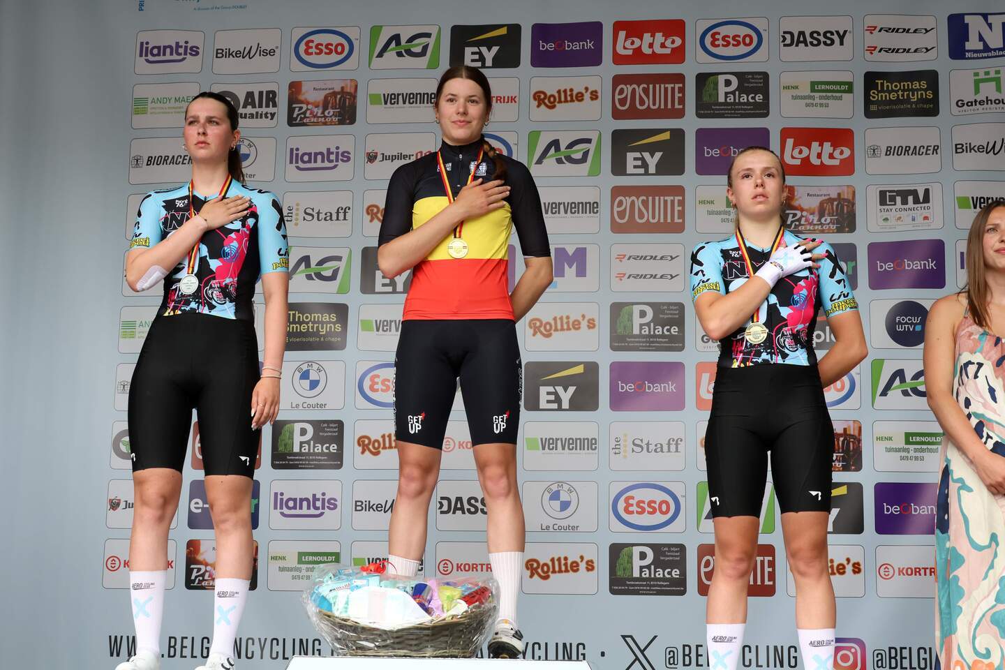 Jana Gevers scoort hattrick op BK voor meisjes-junioren in Rollegem ...