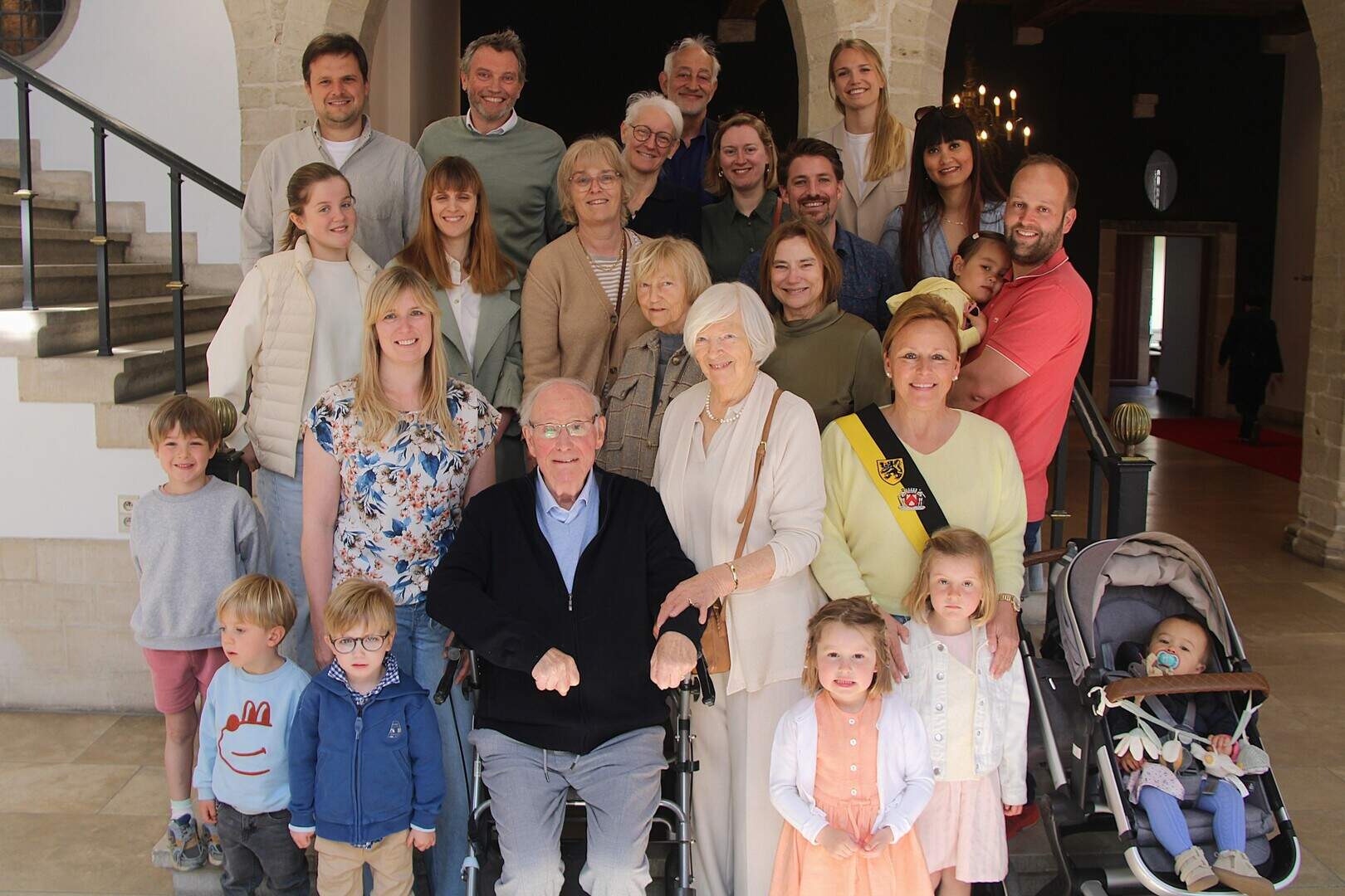 Na 65 jaar huwelijk zijn Bernard (90) en Anne-Marie (84) nog altijd ...