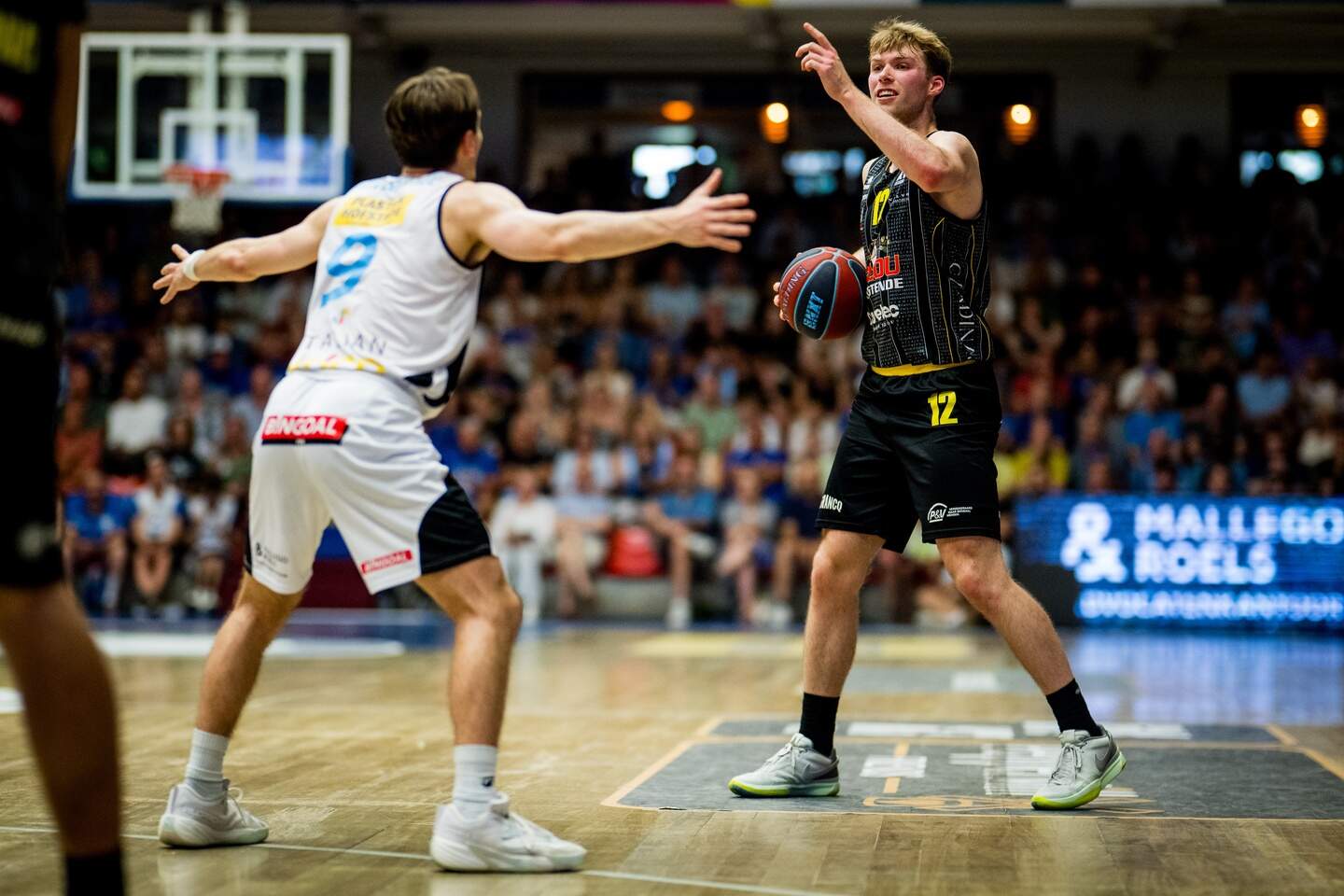 Denis Wucherer loodst Filou Oostende naar finale van play-offs tegen ...