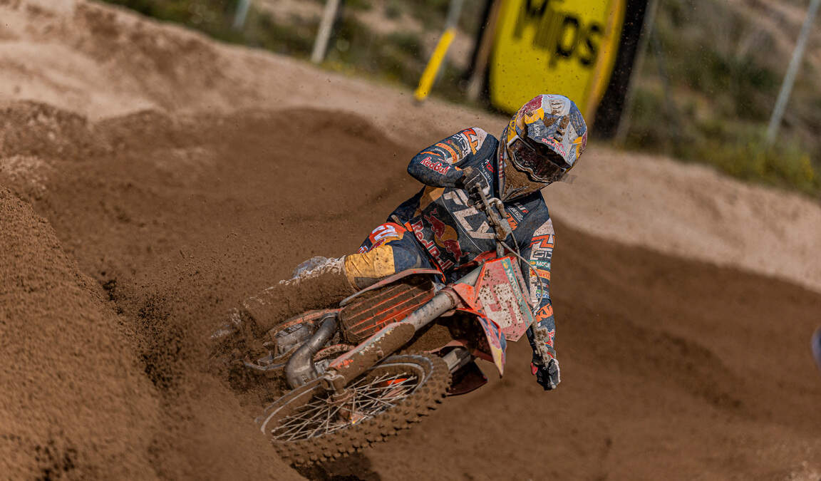 Lucas Coenen wint eerste reeks in MXGP van Frankrijk, Liam Everts en ...