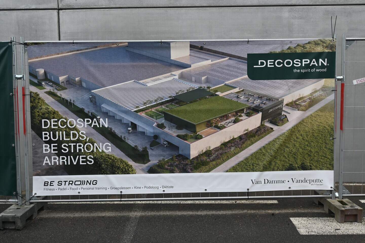 Magazijn van 35 miljoen euro mét fitness en padelvelden op dak ...
