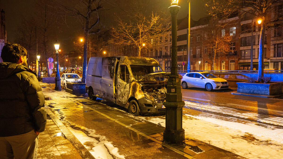 CD&V wil potentiële amokmakers preventief laten fouilleren: “Dit is ...