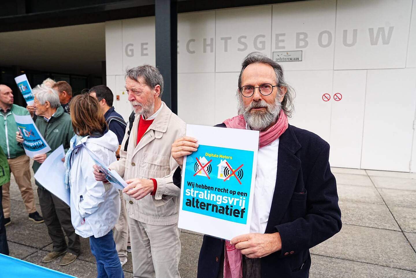 Fluvius daagt Philip (67) voor de rechter omdat hij een digitale meter ...