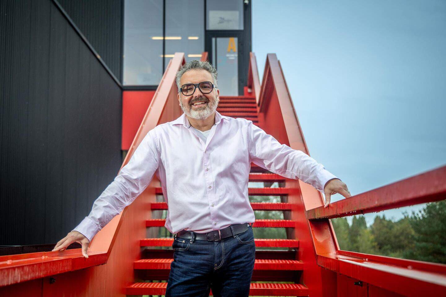 “Wie hier nog voor kiest, moet zwijgen over welzijn op het werk”: het ...