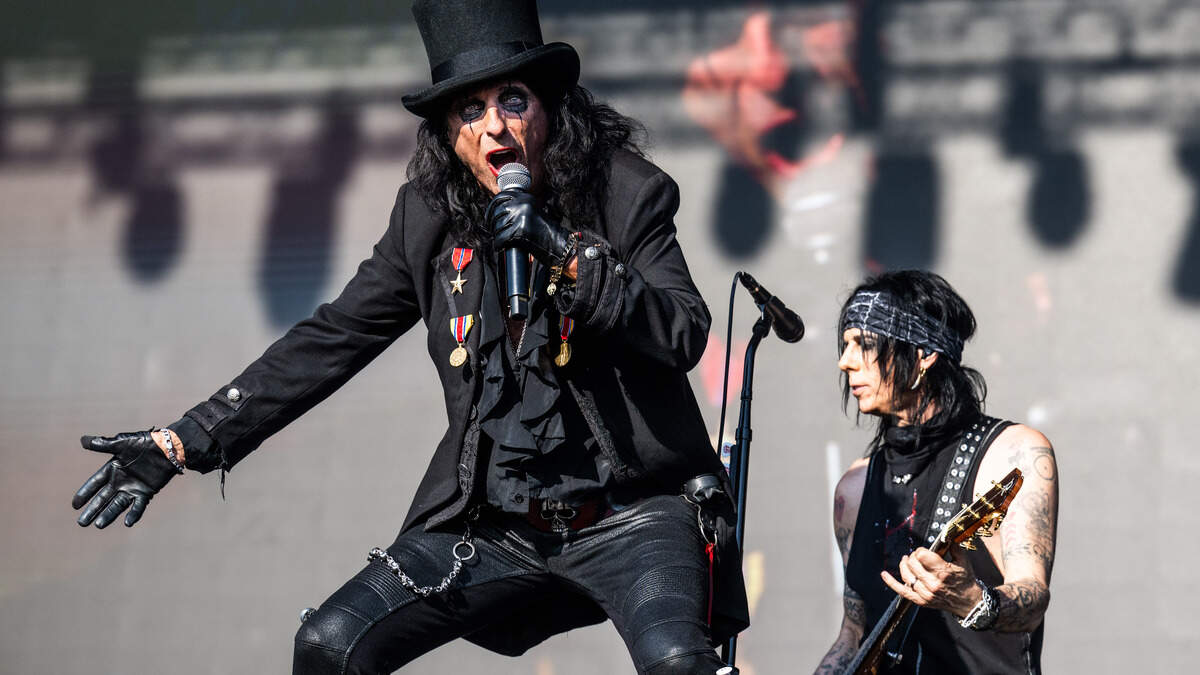 RECENSIE. ‘Shock rock’ is niet onsterfelijk, Alice Cooper op Graspop ...