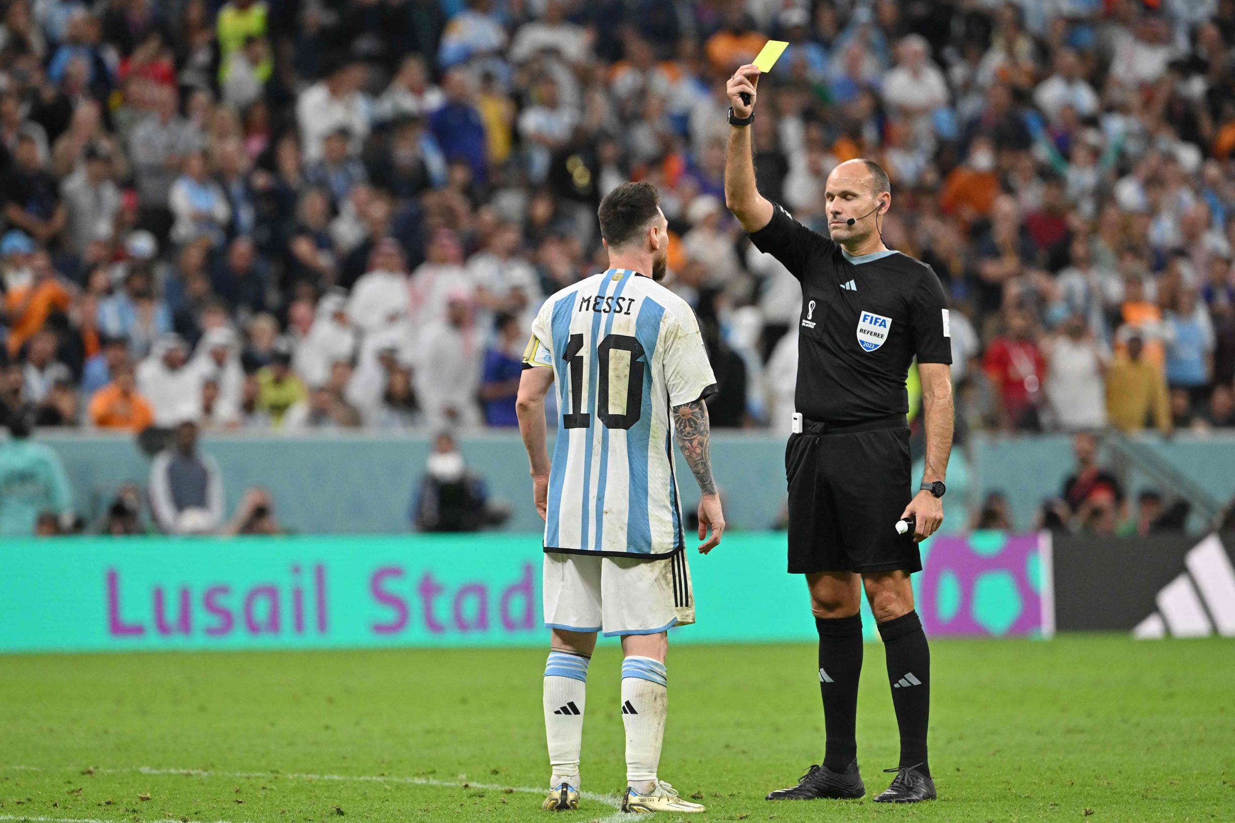 Recordaantal gele kaarten zonder gevolgen voor Argentinië: Messi en co ...