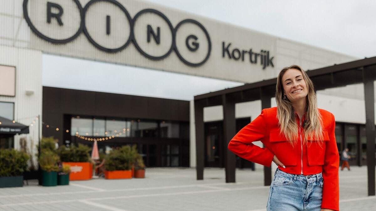 Voetbalicoon Tessa Wullaert houdt exclusieve Closet Sale in Shopping ...