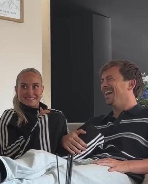 Niels Destadsbader toont vriendin intense kusscène in 'Thuis' | Nieuwsblad