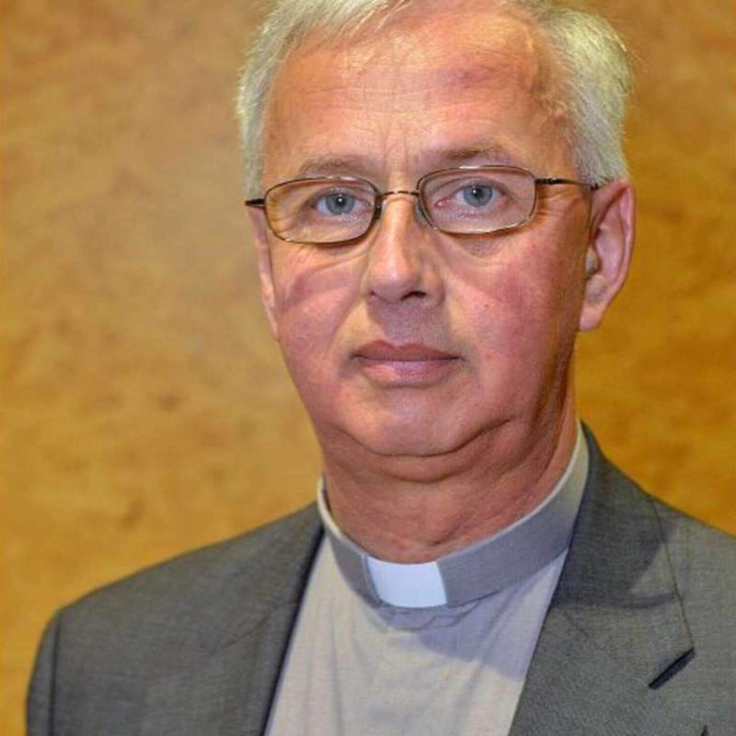 Gaby David (77), de laatste pastoor van Zeveneken en Hijfte, is ...