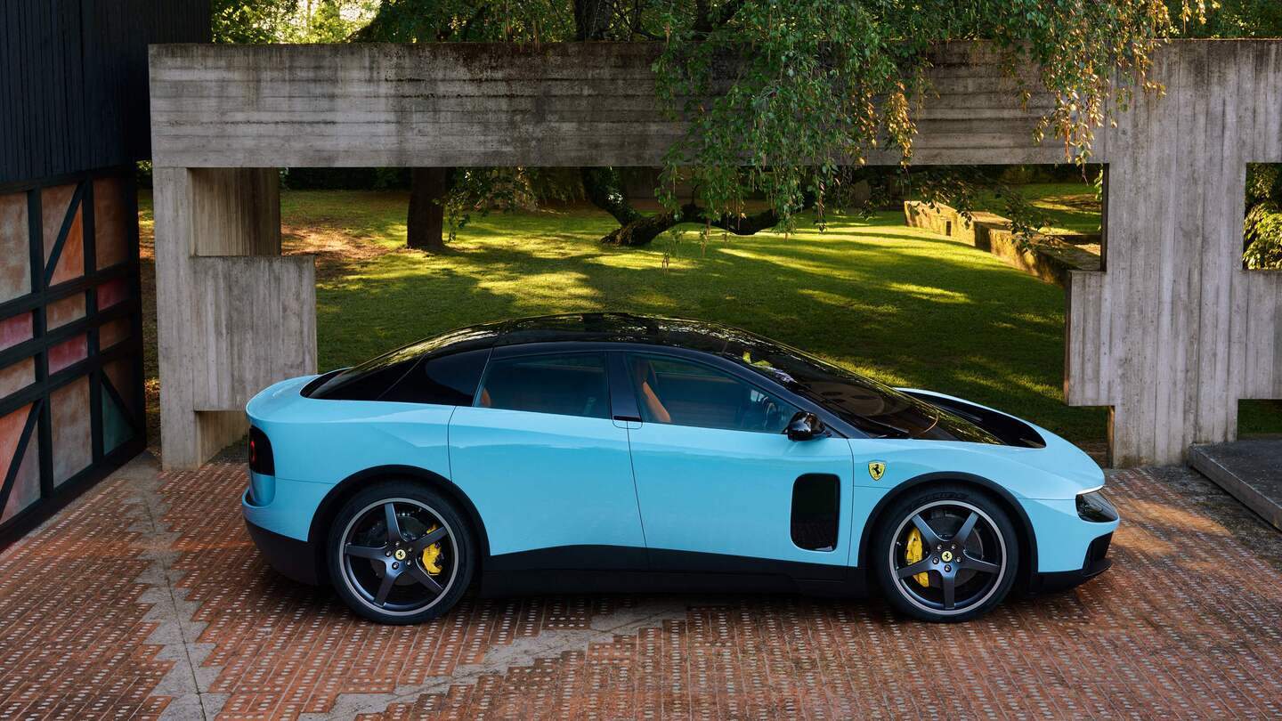 Ferrari stelt eerste elektrische model voor, met impressionante cijfers ...