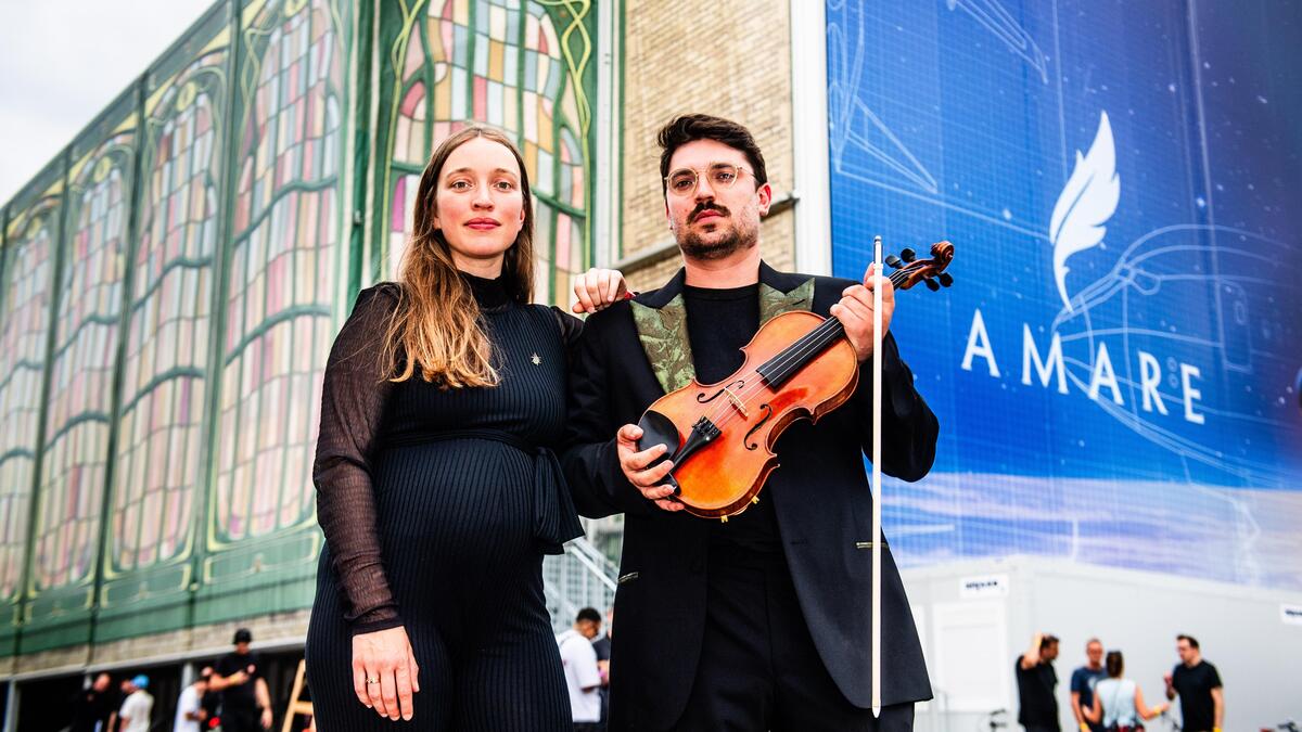 Ruben (26) en Lise (28) doen tent ontploffen met symfonisch orkest van ...