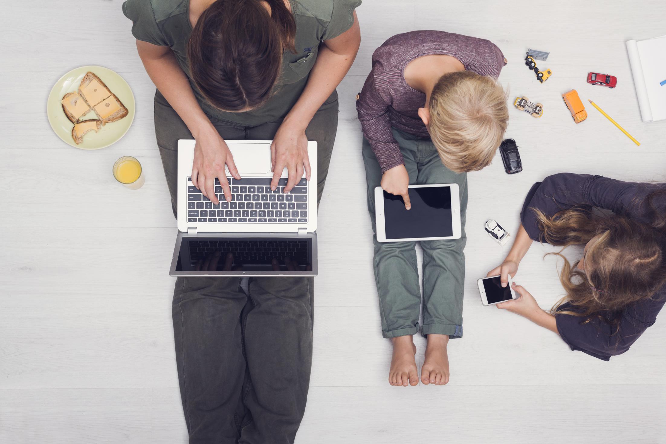 Wie vragen heeft over de smartphone of de computer, kan die wekelijks ...