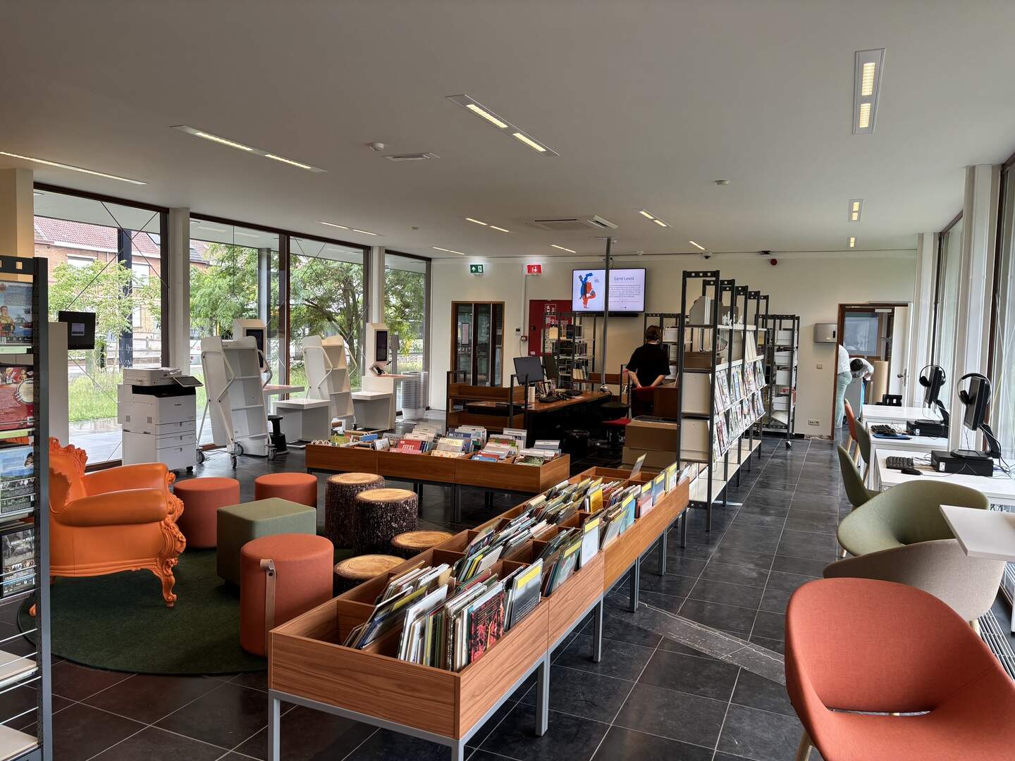 Na grondige opfrisbeurt heropent deze bibliotheek opnieuw de deuren met ...