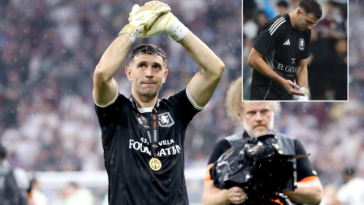 Prettig gestoord? Villa-doelman Emiliano Martinez speelde finale met ...