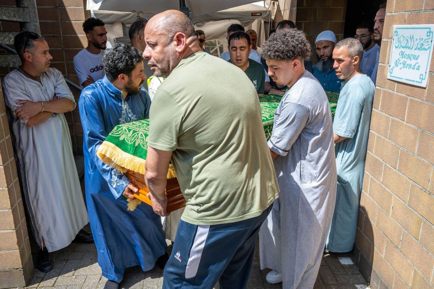 Laatste groet voor overleden buschauffeur Noureddine: “Hij was een ...