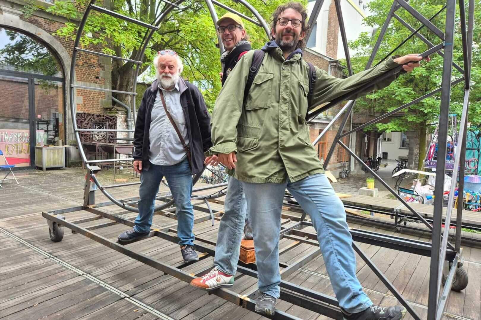 Feestelijk droomloterij neemt Beursplein in voor Zinneke Parede ...