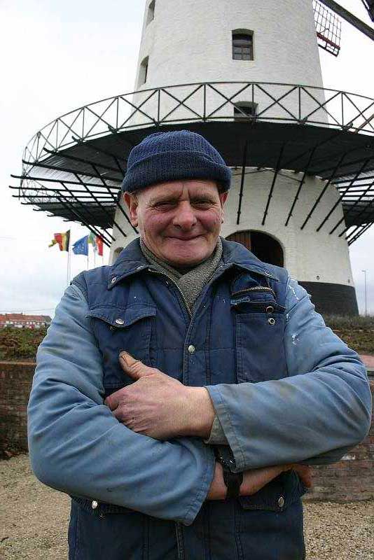 Molenaar in zware coma door slag van de wieken | Nieuwsblad