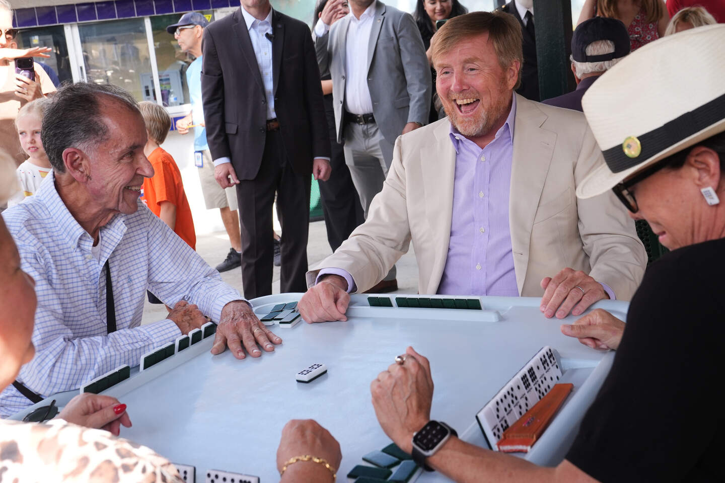 Koning Willem-Alexander positief over bezoek aan Trump: “De sfeer was ...