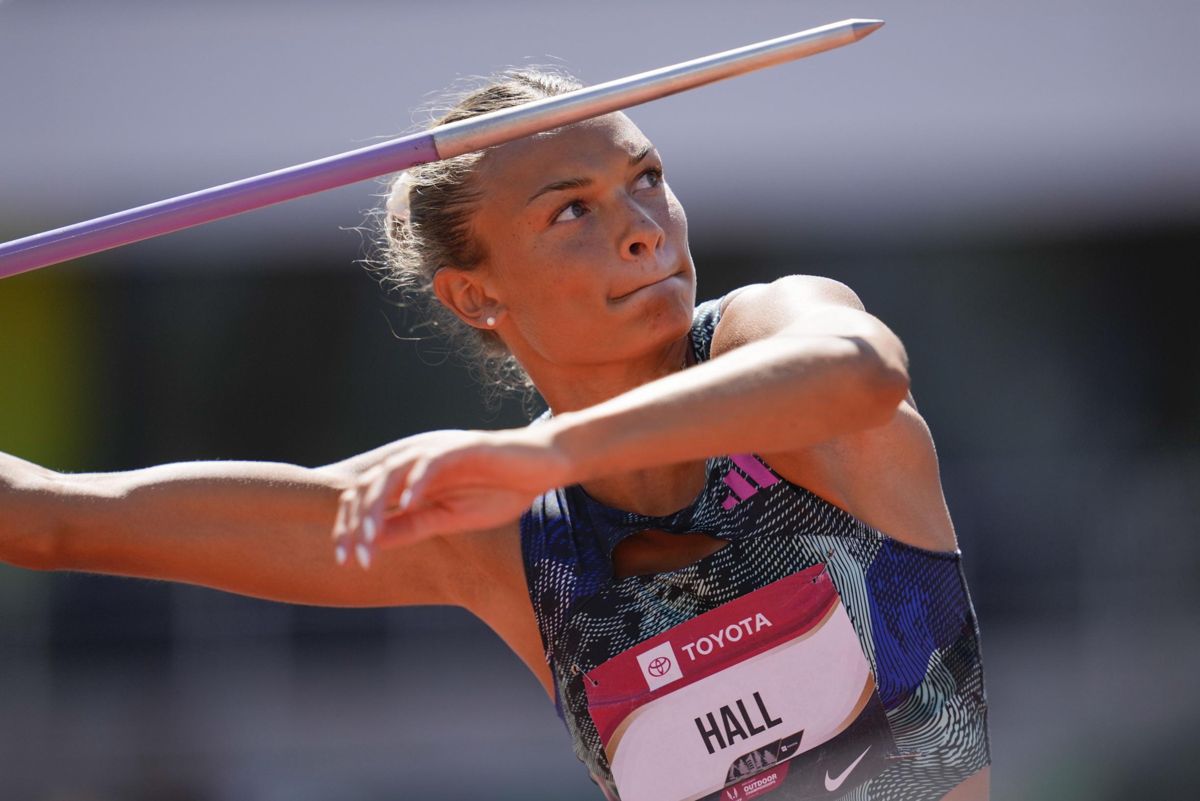 Weg naar WK-goud op de zevenkamp ligt open voor toptalent Anna Hall ...