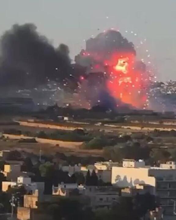 Twee gewonden na zware explosies in vuurwerkfabriek op Malta: “Alsof ...