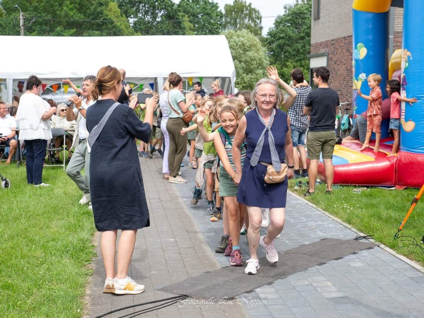 Oldtimers brengen mensen samen bij WZC De Ravestein | Nieuwsblad