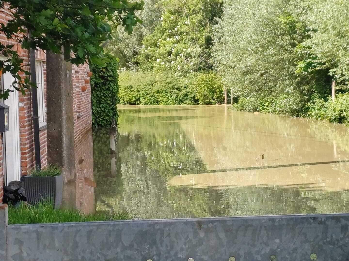 60 miljoen liter water stroomt weg door lek in bassin bij ...