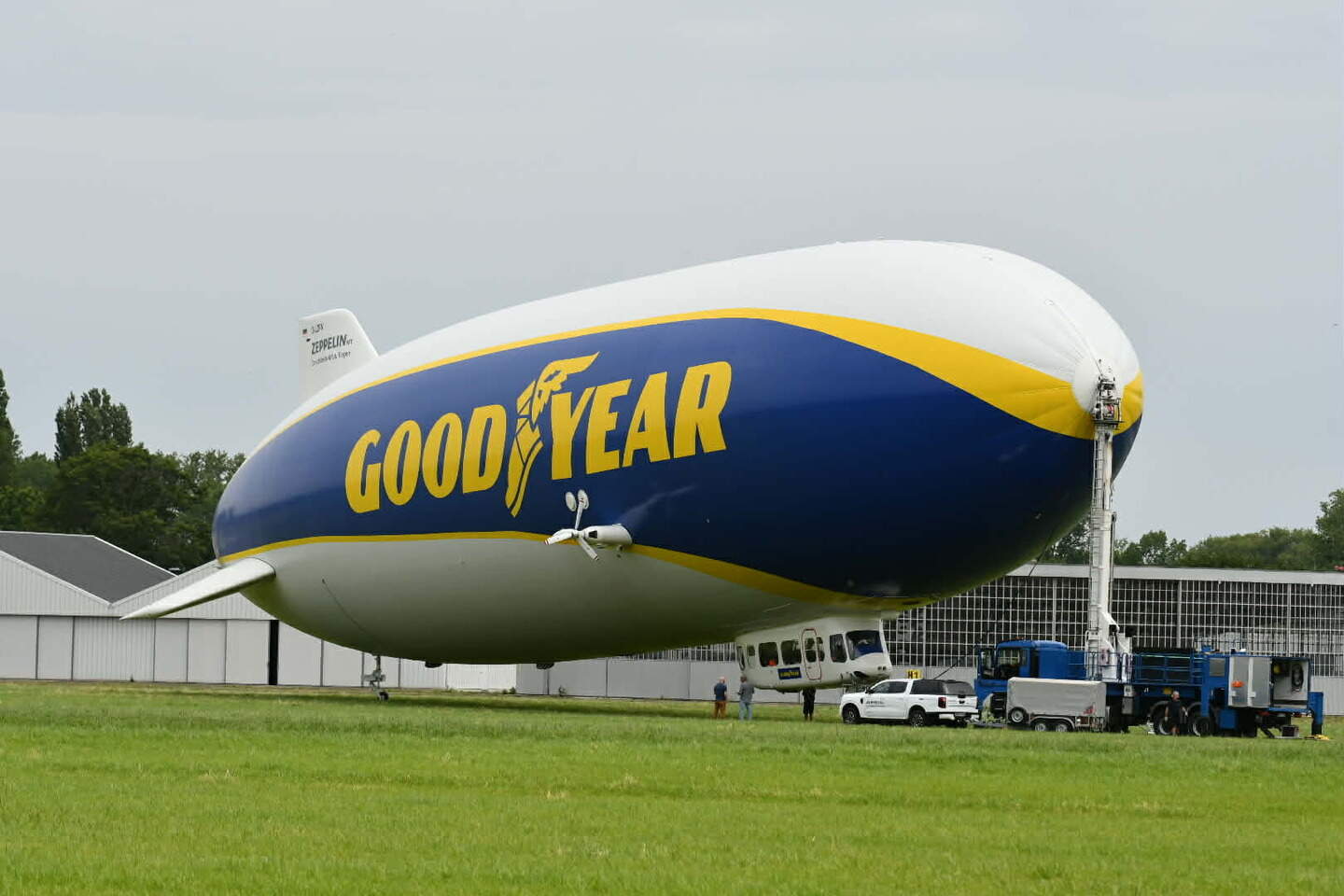 Goodyear-zeppelin vliegt boven Vlaanderen | Nieuwsblad