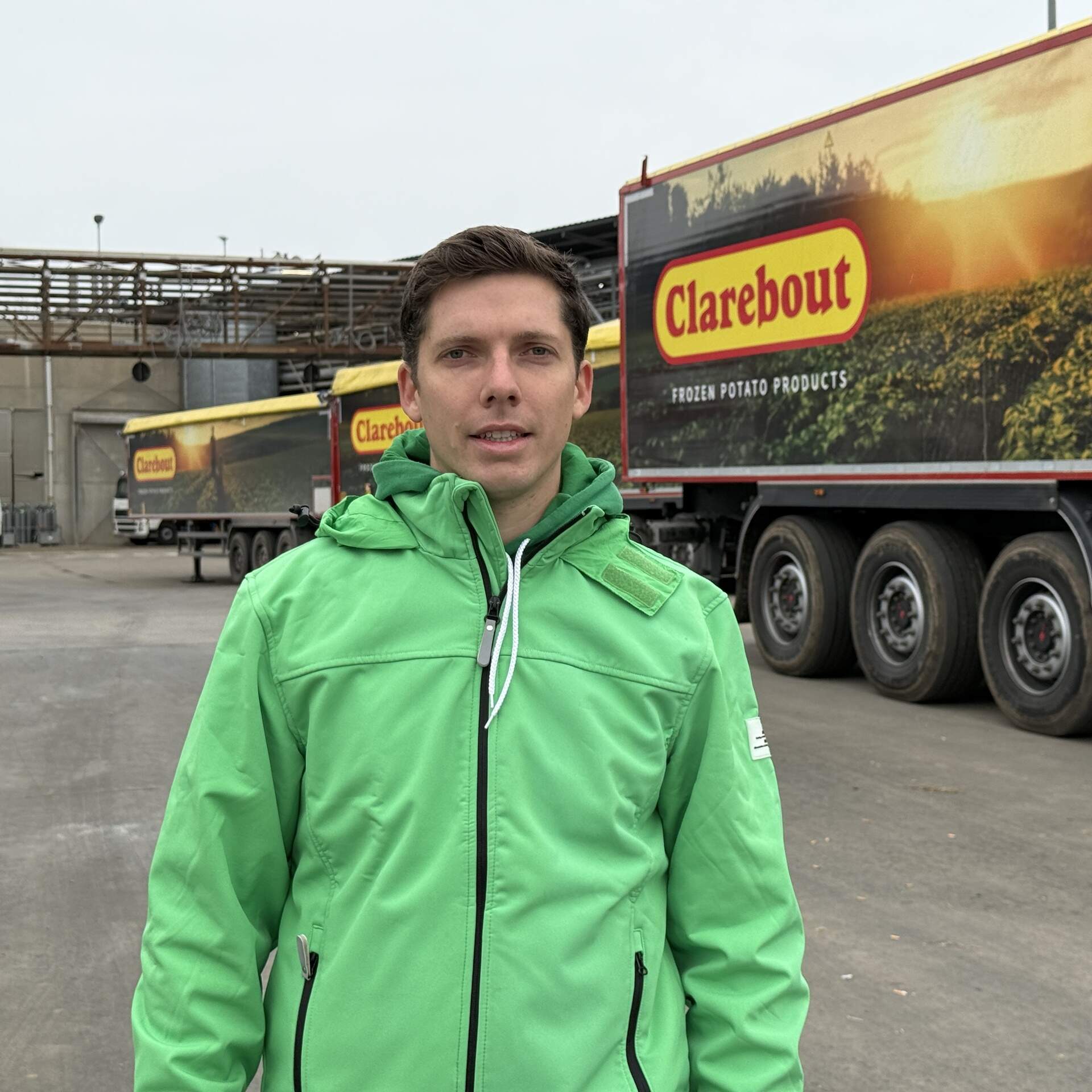 Zijn zachte karakter staat in schril contrast met zijn harde zakelijke ...