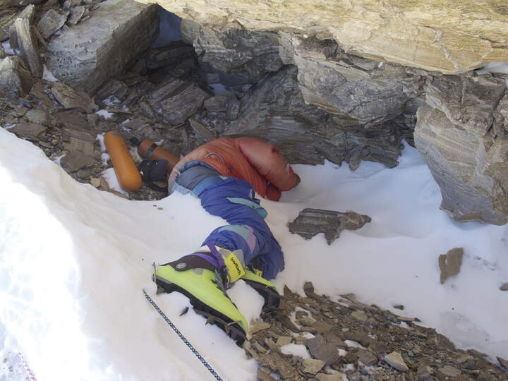 Al dertig jaar een lugubere waarschuwing voor wie Mount Everest beklimt ...