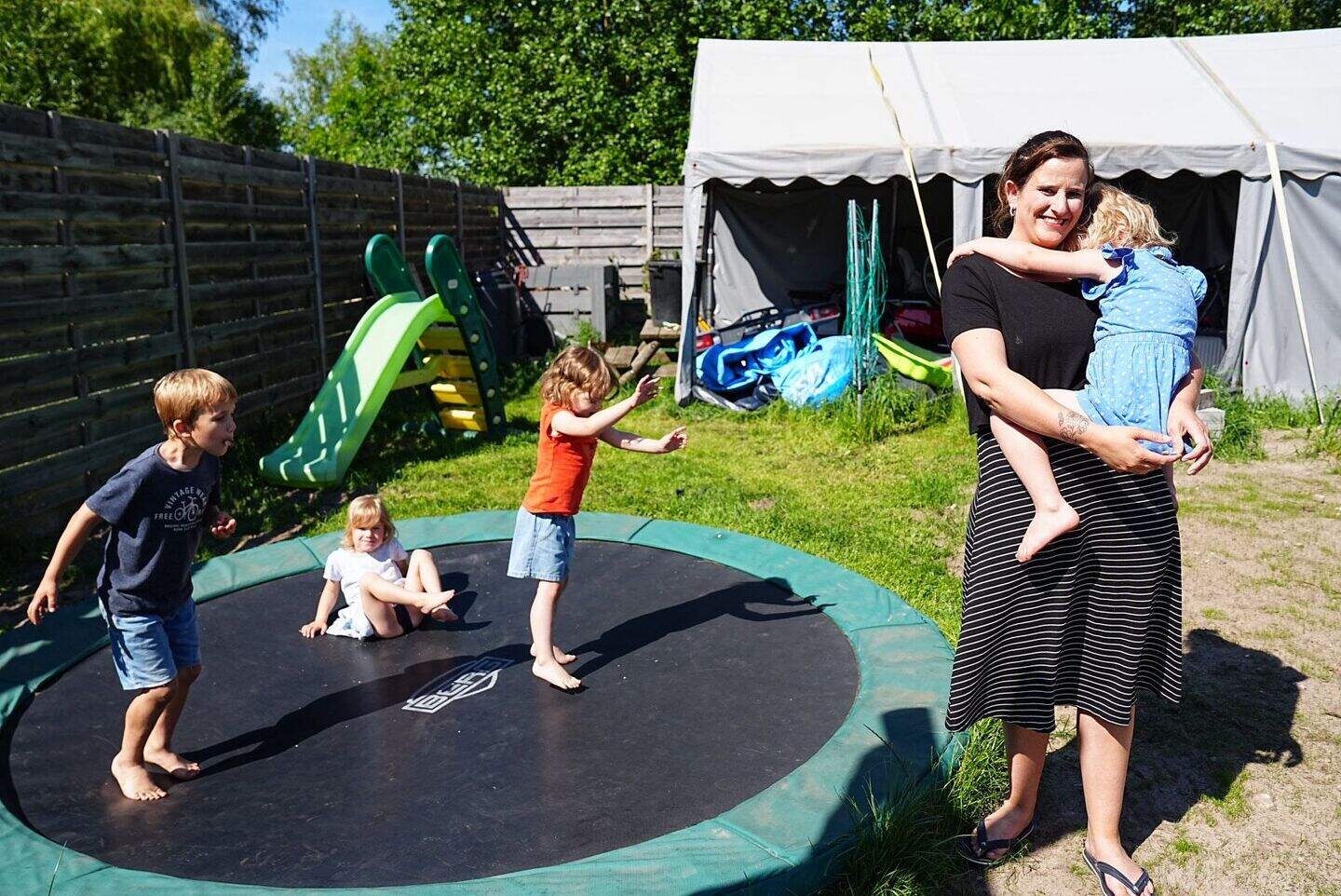 Ze wilde nog één kindje, maar Marieke (31) beviel van drieling: “Ik ...