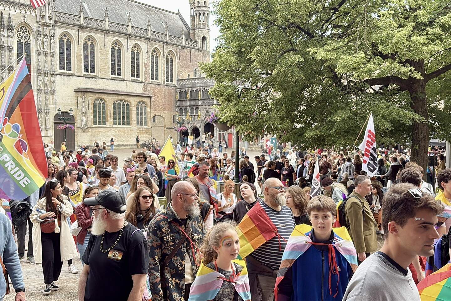 Bruges Pride trekt door binnenstad: “Veel meer deelnemers dan vorig ...