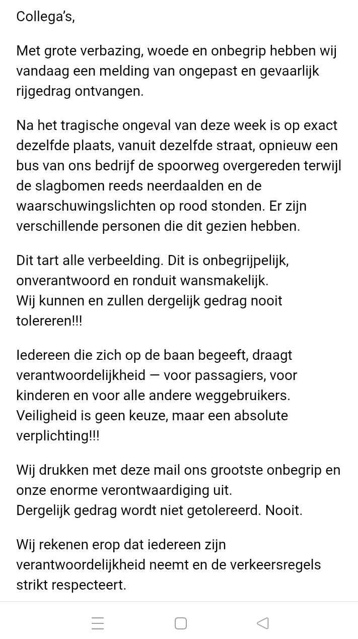 Enkele dagen na dramatisch busongeval Buggenhout rijdt schoolbus van ...