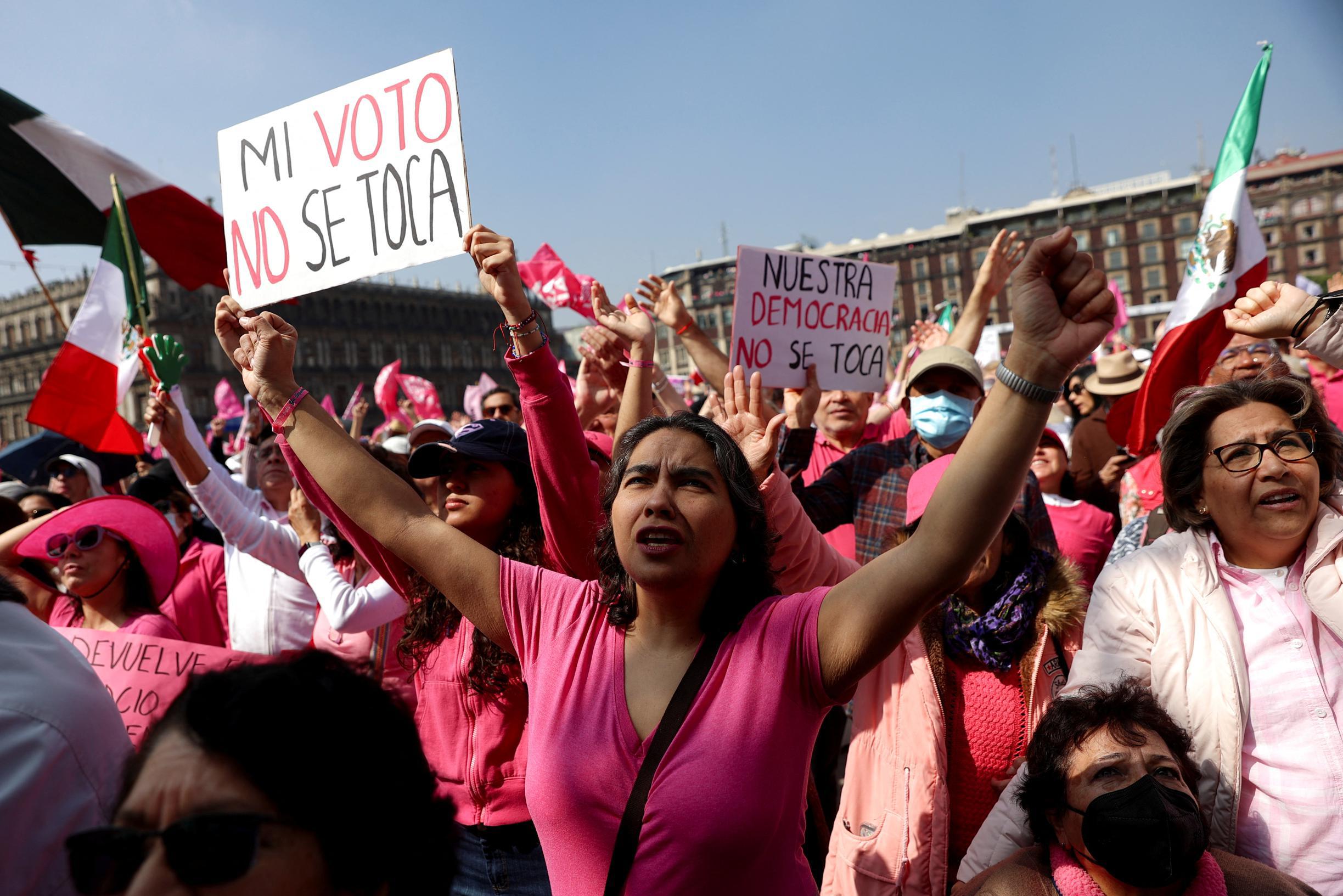 Duizenden mensen betogen in Mexico tegen kieshervorming | Nieuwsblad