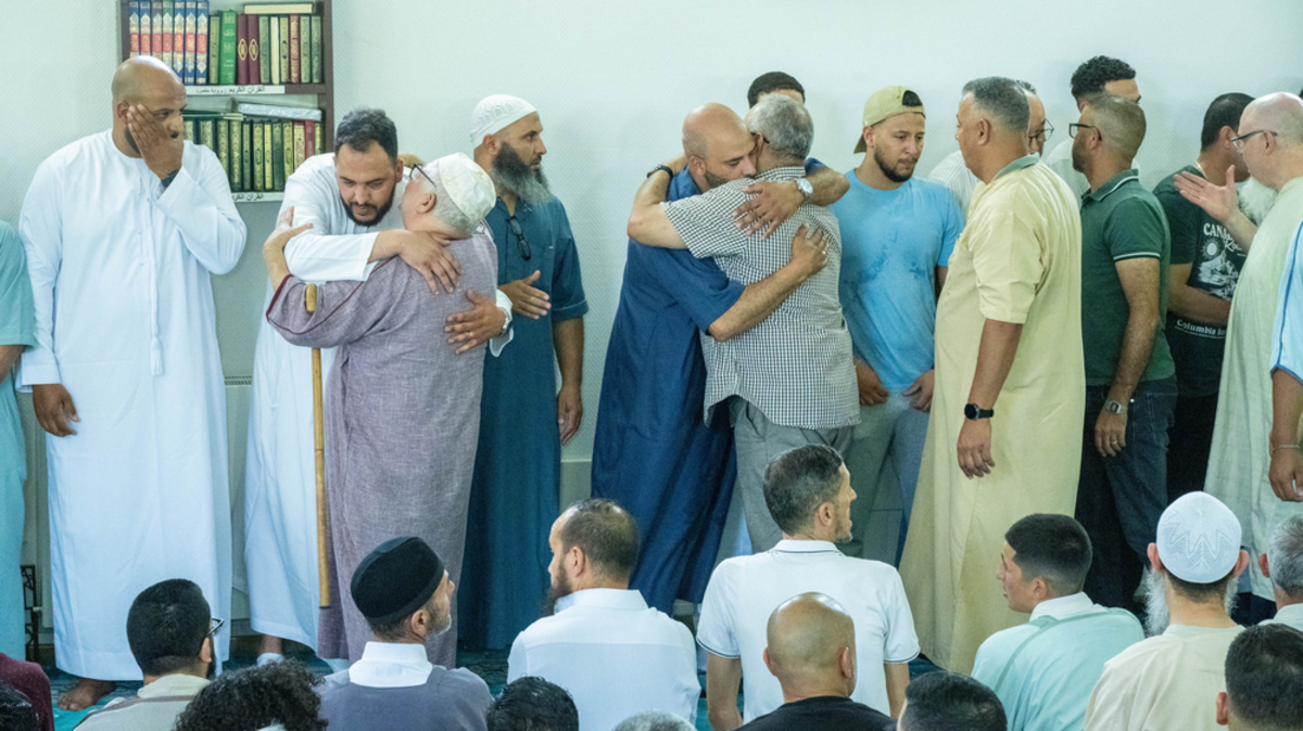 Laatste groet voor overleden buschauffeur Noureddine: “Hij was een ...