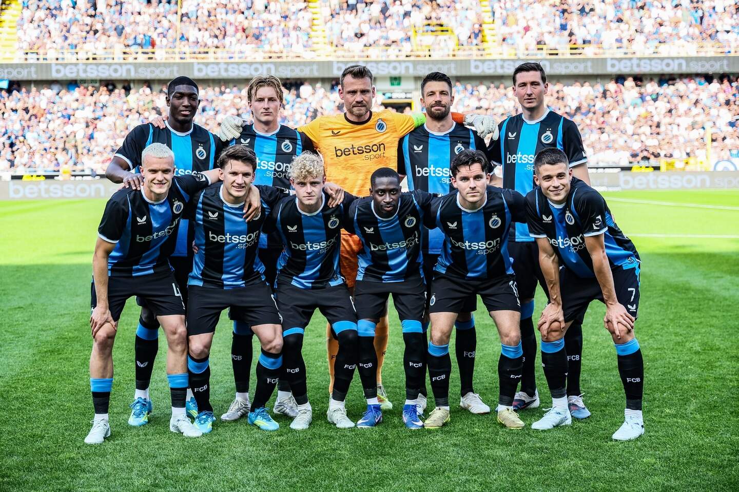 IN BEELD. De sterren schitteren: Club Brugge werkt kampioenenmatch af ...