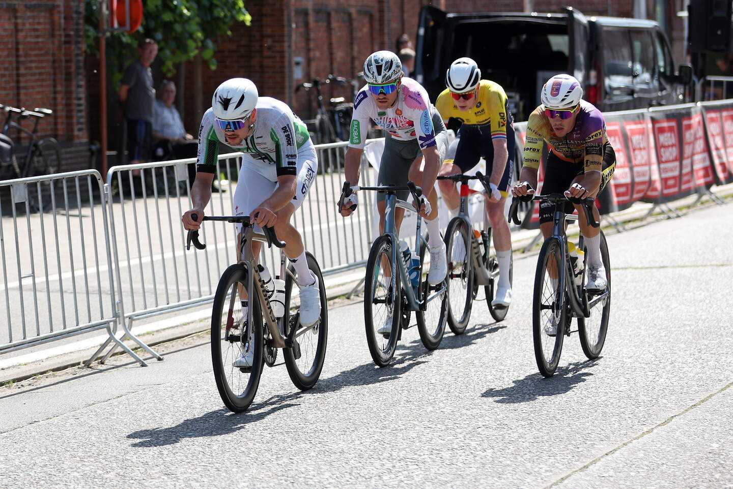 Thomas Vuerinckx vloert Timothy Dupont in snikhete GP Florian ...