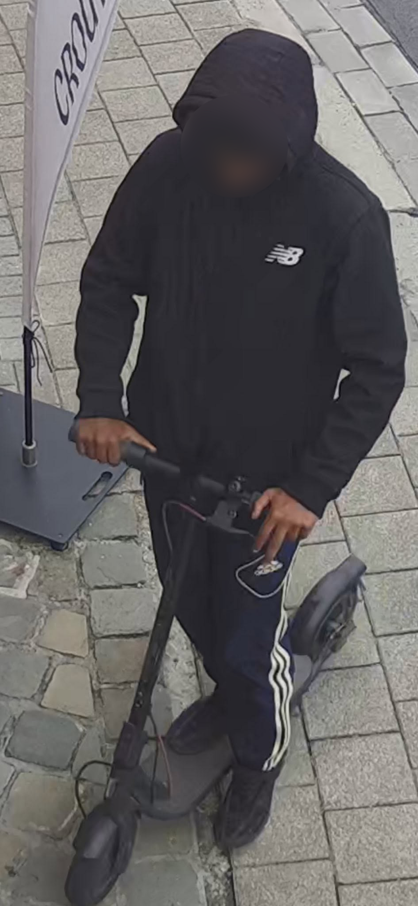 Andro (34) neemt zelf heft in handen en levert dief af bij politie: “Ik ...