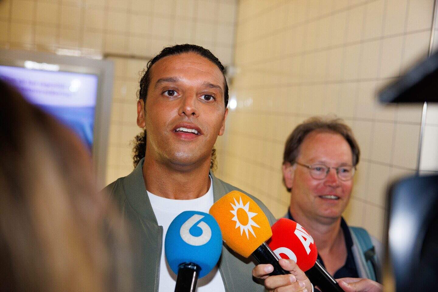 Ali B niet aanwezig bij uitspraak, maar advocaat ontkent vlucht: “Onzin ...