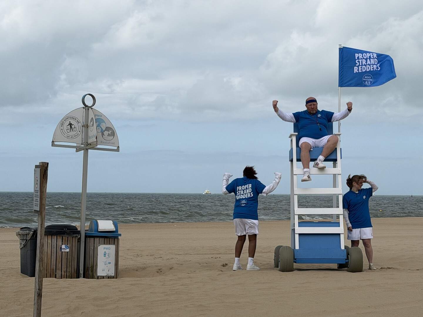 Proper Strand Redders moeten kust schoon houden tijdens drukke ...