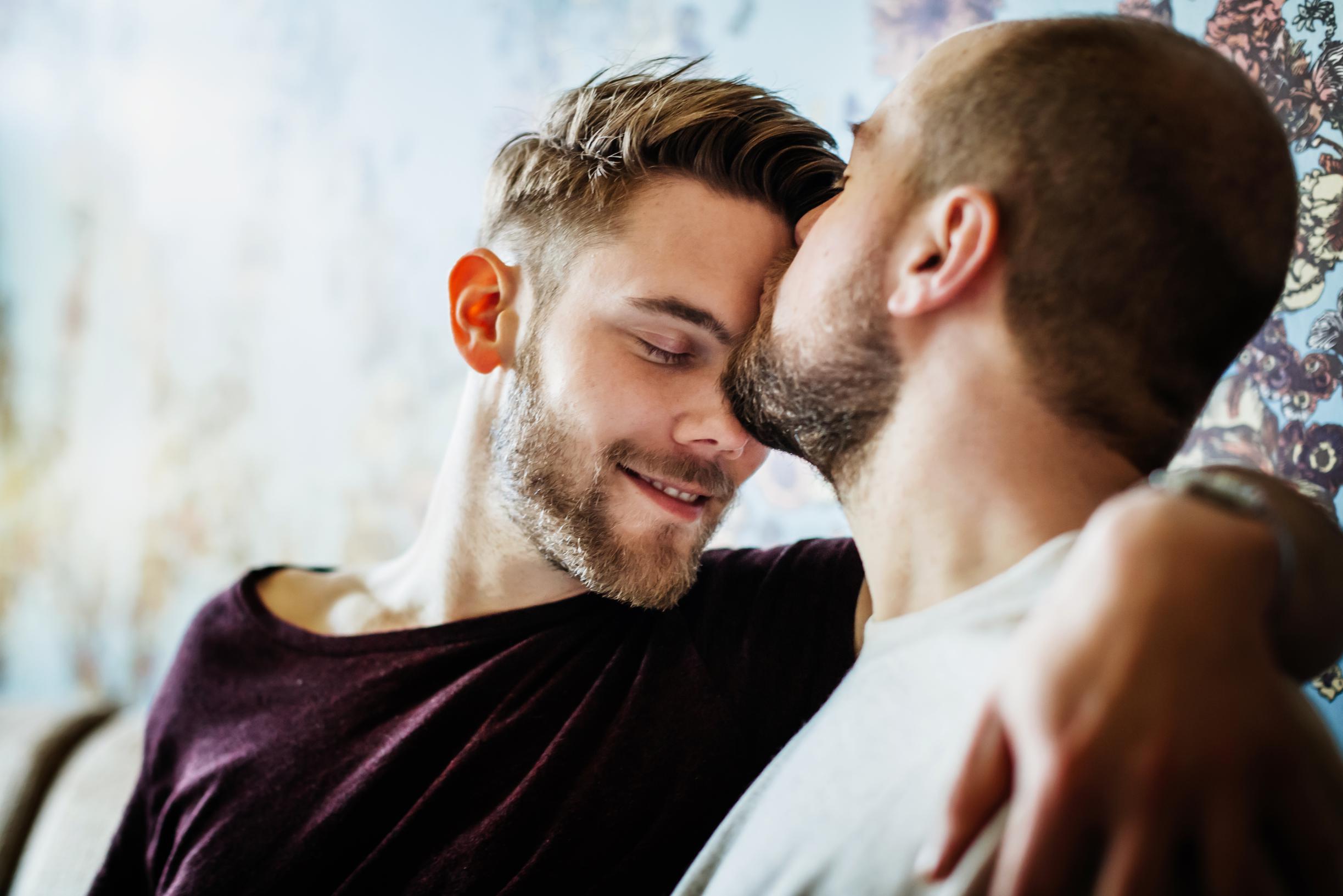 Homo’s krijgen meer media-aandacht dan lesbiennes | Nieuwsblad