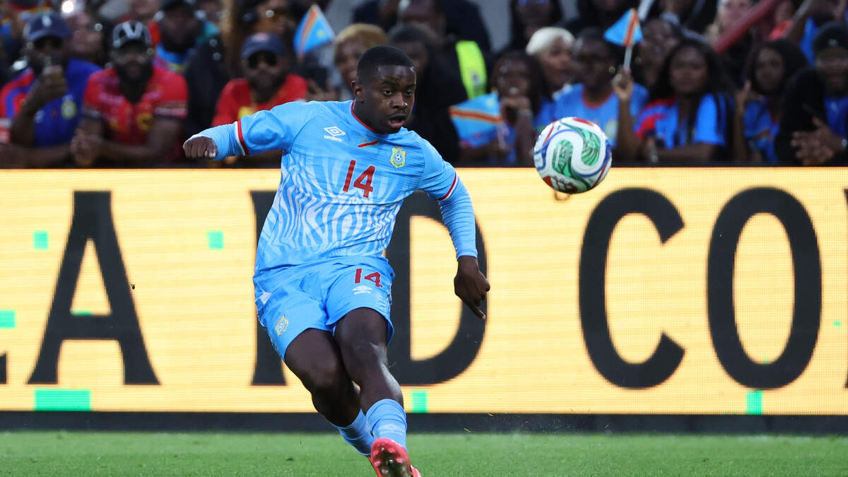 Volgepakt Sclessin ziet hoe Congo niet voorbij het Deense elftal van ...