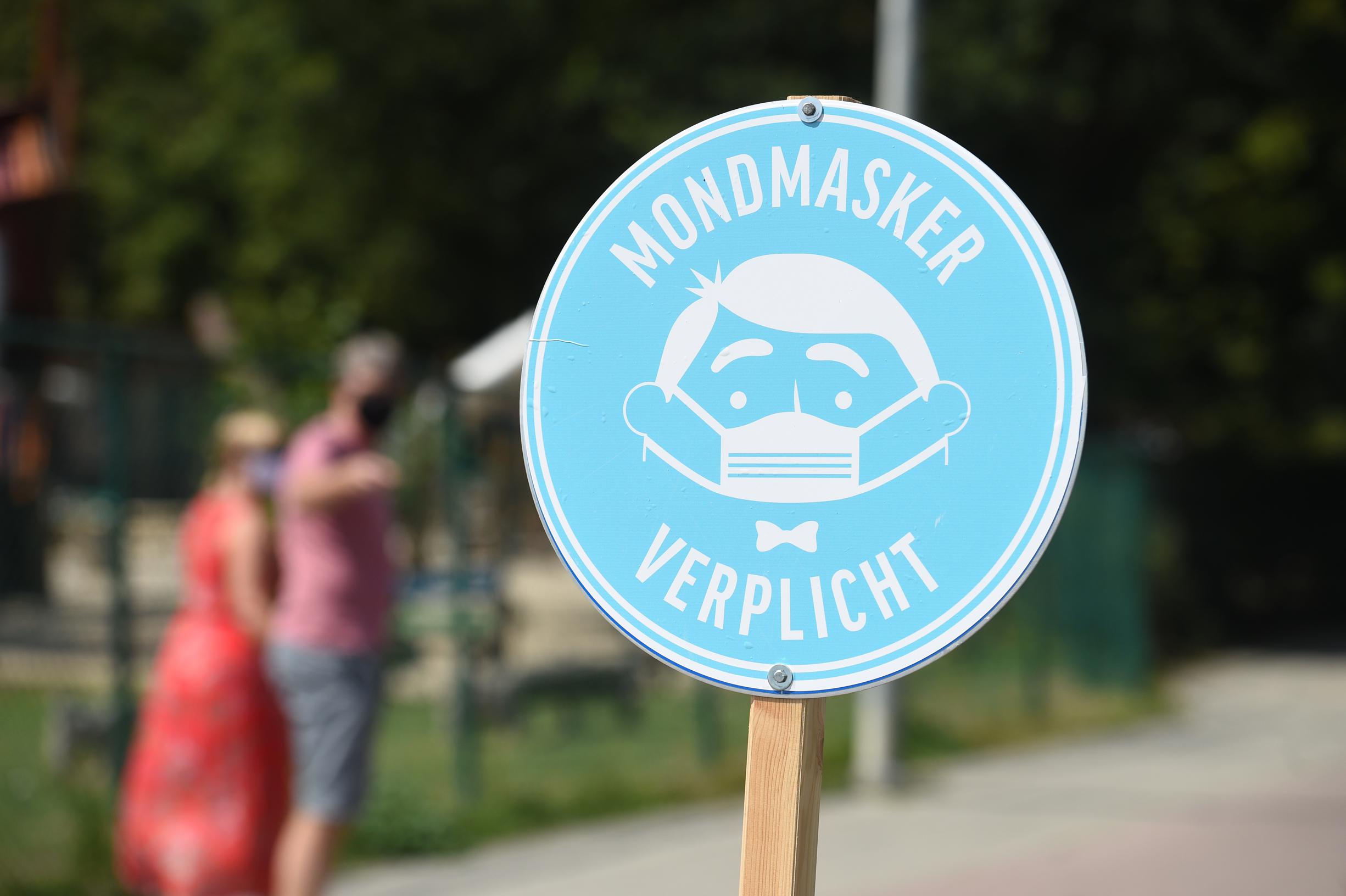 Eén leerling van Atheneum besmet met coronavirus, ook veertien andere ...